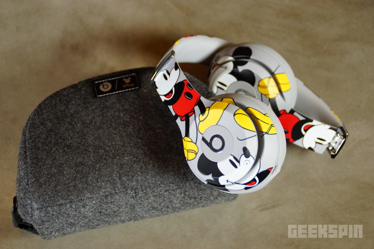 Unboxing Mickey’s 90th Anniversary Edition Beats Solo3 Wireless ...