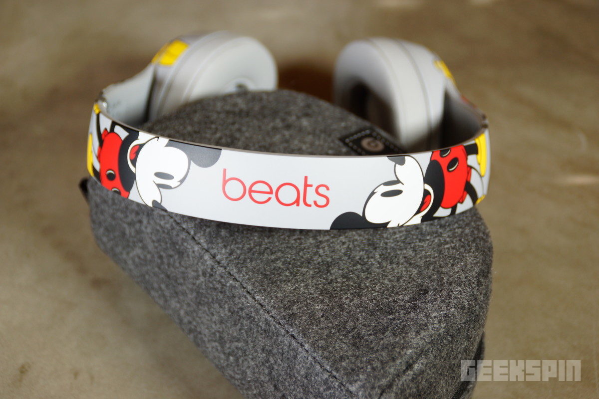 Unboxing Mickey’s 90th Anniversary Edition Beats Solo3 Wireless ...