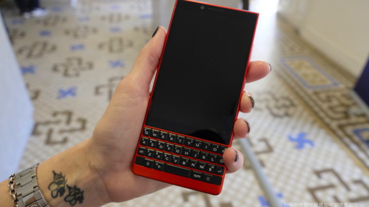 BlackBerry Key2 first impressions and unboxing - GEEKSPIN