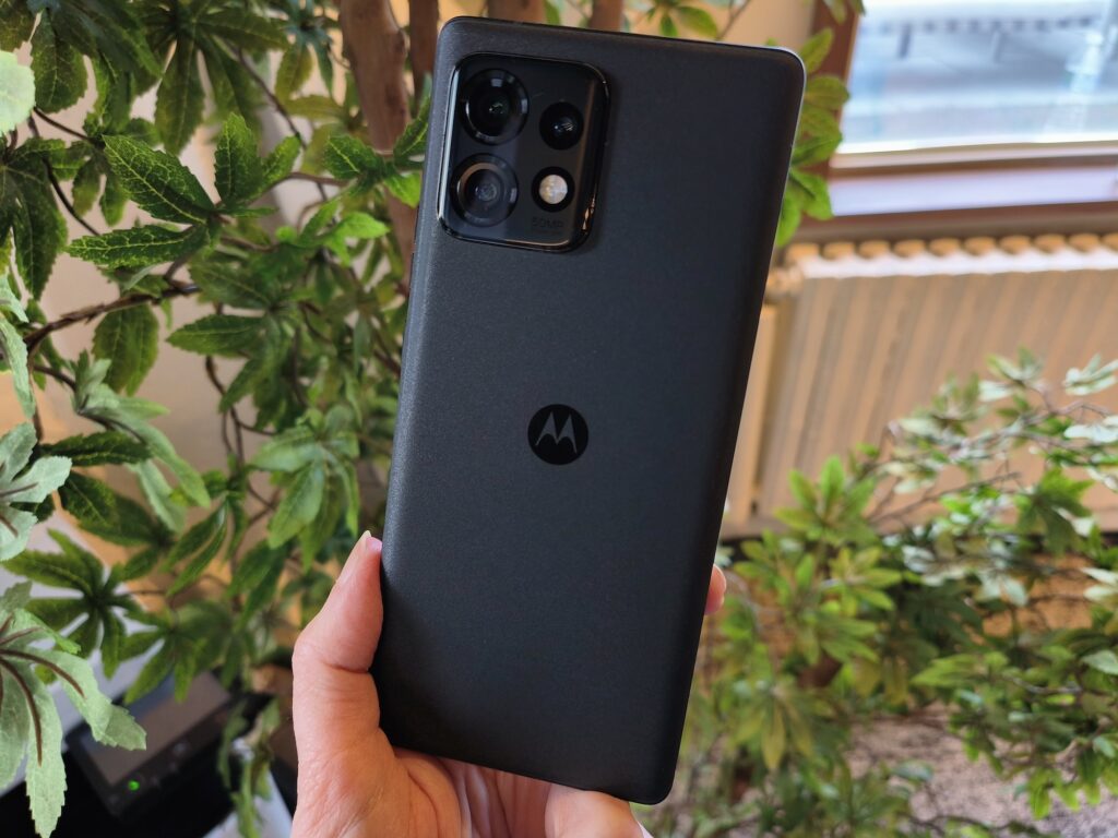 The affordable Moto Edge+ 2023 arrives with a 165Hz OLED display - GEEKSPIN