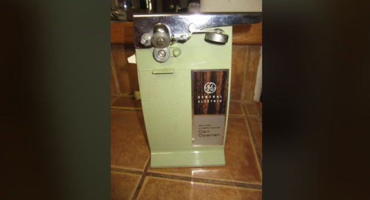 12 Nostalgic Gadgets That Defined Everyday Life in the 1960s