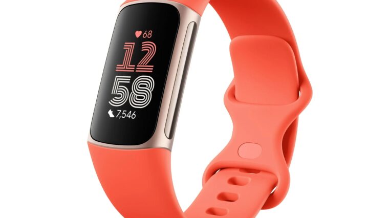 Fitbit’s Most Advanced Tracker Just Got a Price Cut - GEEKSPIN