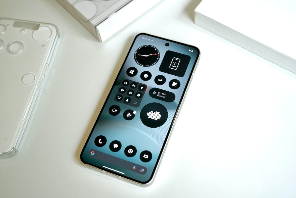 Nothing Phone 3 review: The boldest design of them all - GEEKSPIN