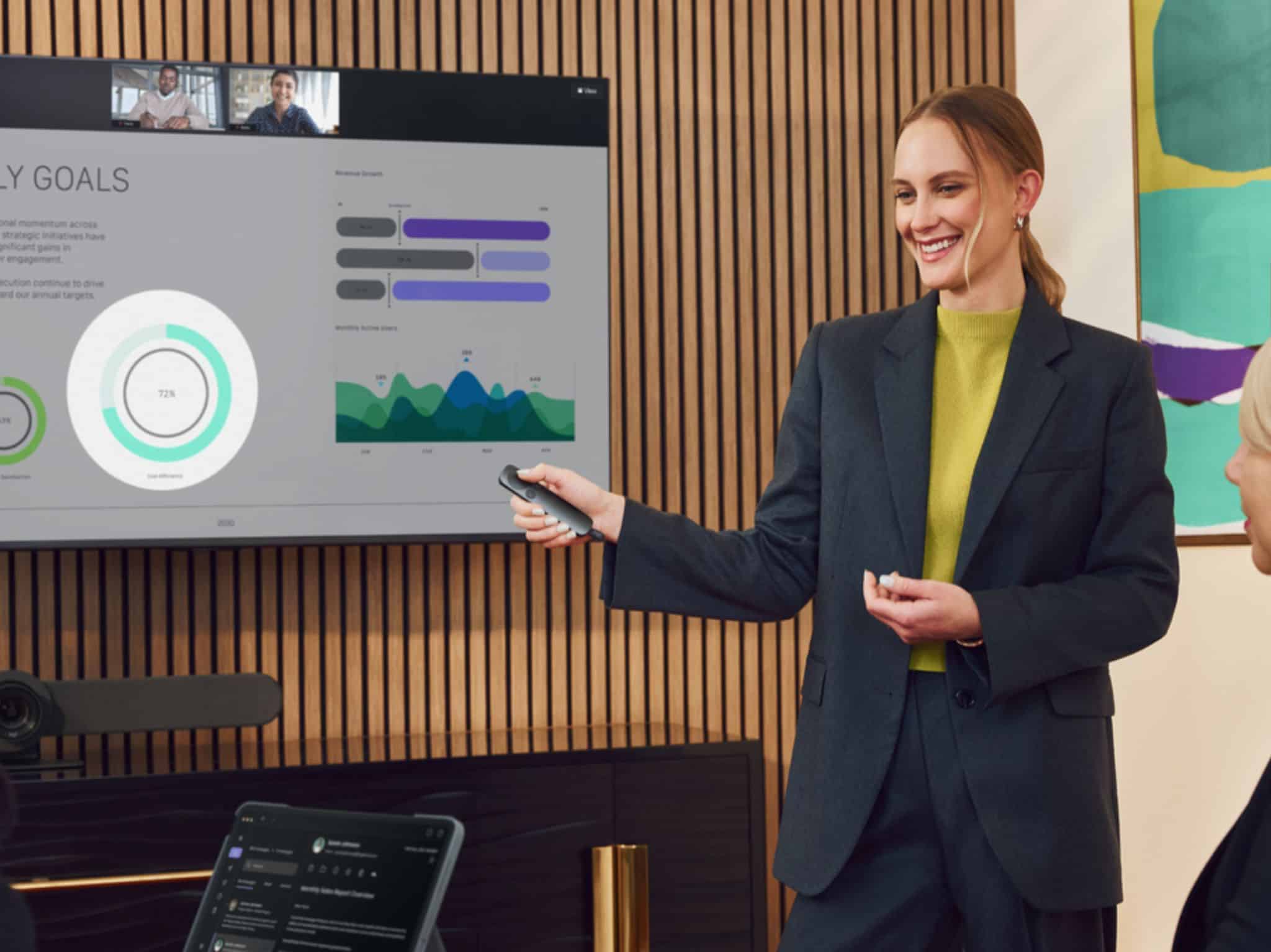 Logitech's new presentation remote helps you relax before speaking ...